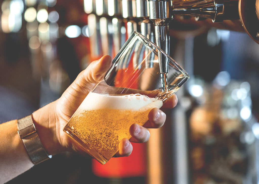 How to Pour a Perfect Beer | Druthers Brewing Company